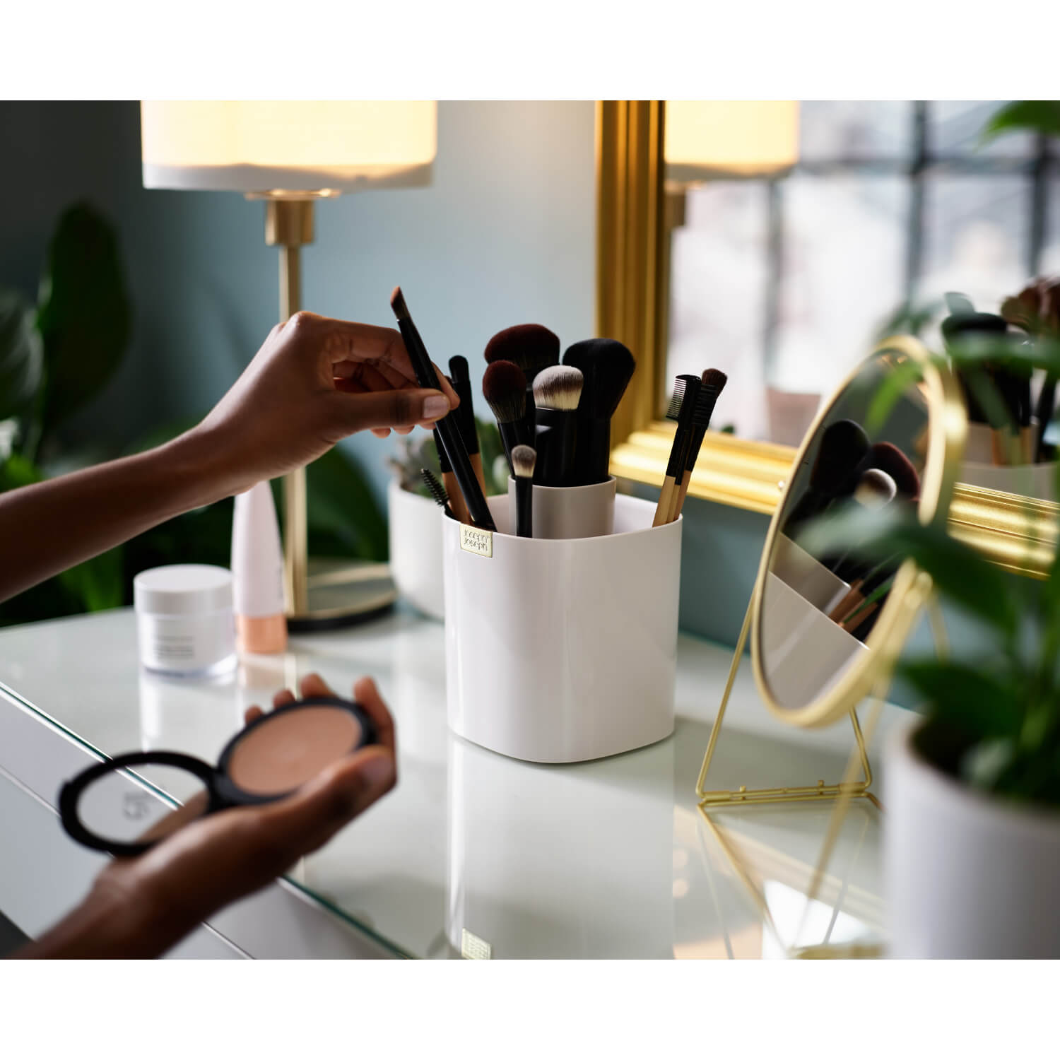 Buy Joseph Joseph | Viva Make-Up Brush Pot - Shell – Potters Cookshop