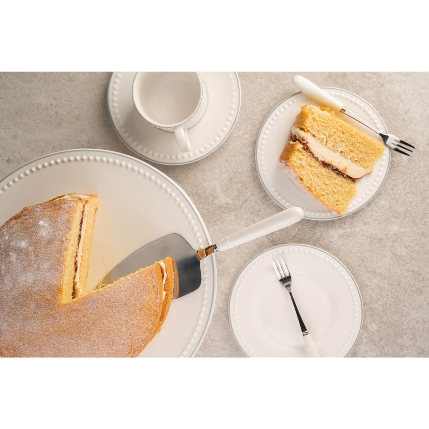 Buy Mary Berry | Signature Cake Server – Potters Cookshop
