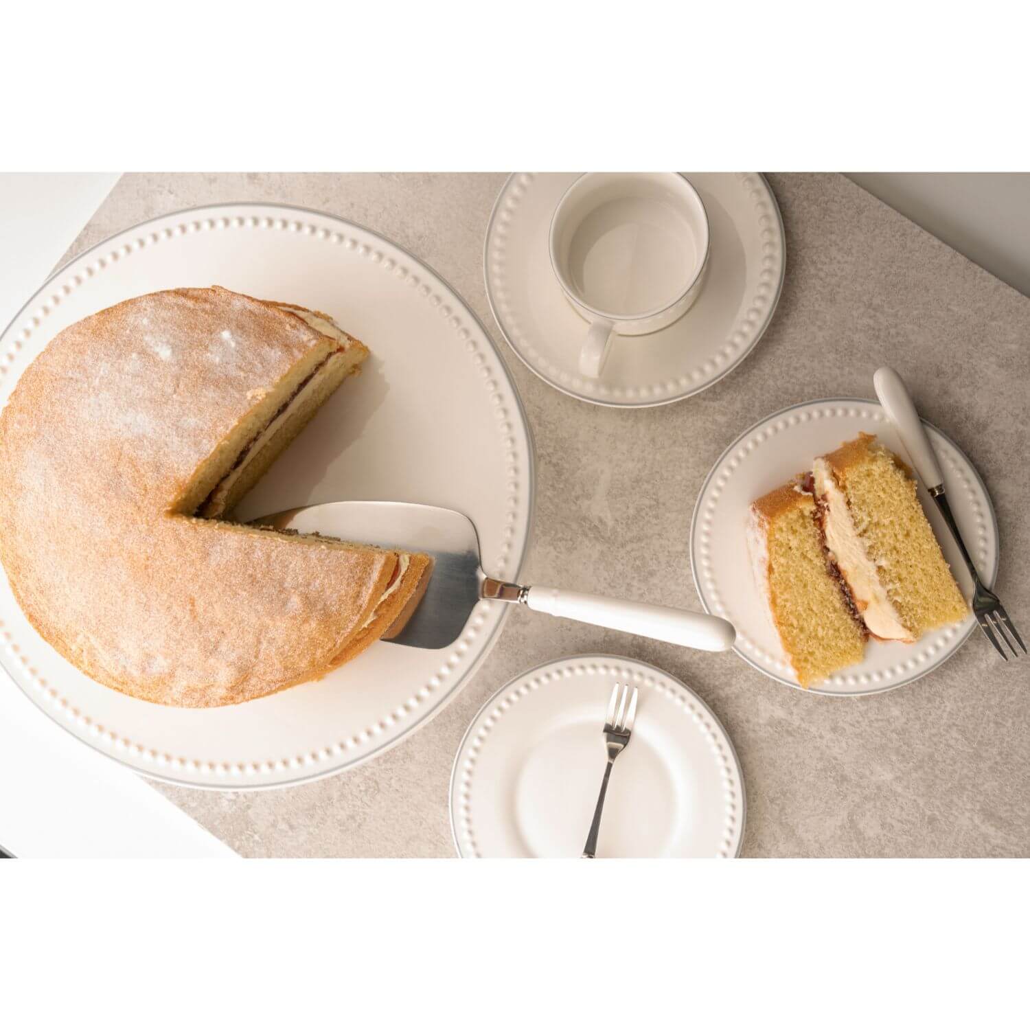 Buy Mary Berry | Signature Cake Plates - Set of 4 – Potters Cookshop