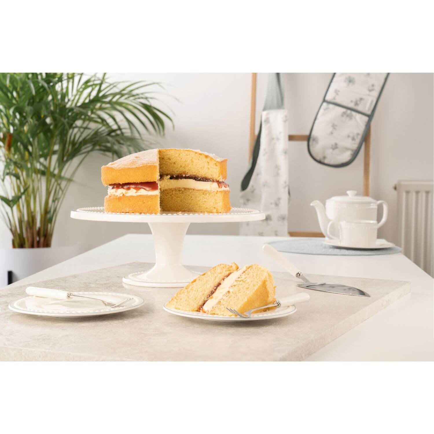 Buy Mary Berry | Signature Cake Plates - Set of 4 – Potters Cookshop